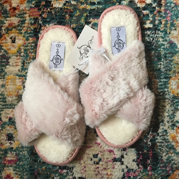 Sole Mates | Shoes | Fuzzy Blush Pink Spa Slippers Size Small | Poshmark
